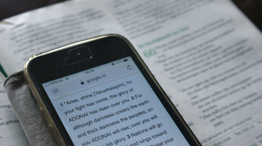 Should You Read the Bible on Your Phone? - Think Truth